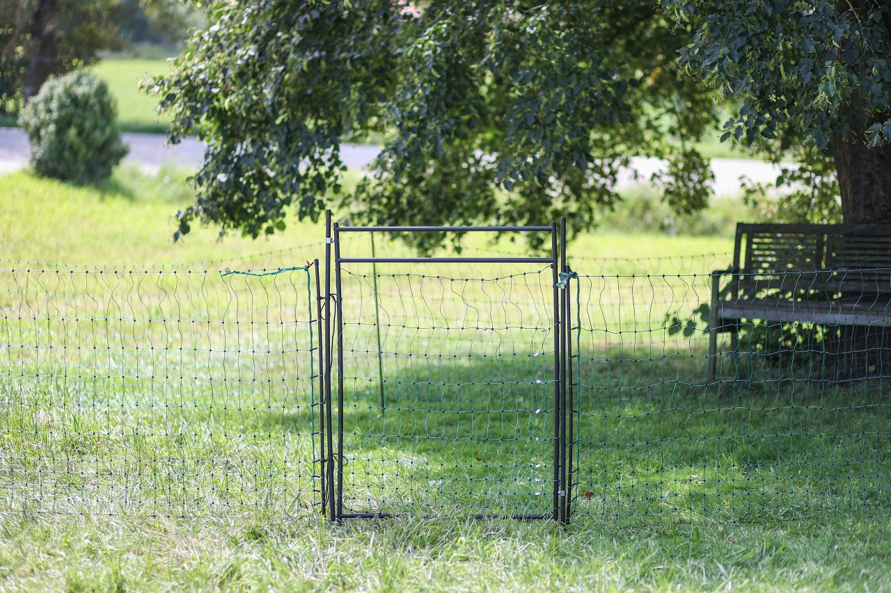Gate Door for electric fence nets – FenceFast Ltd.