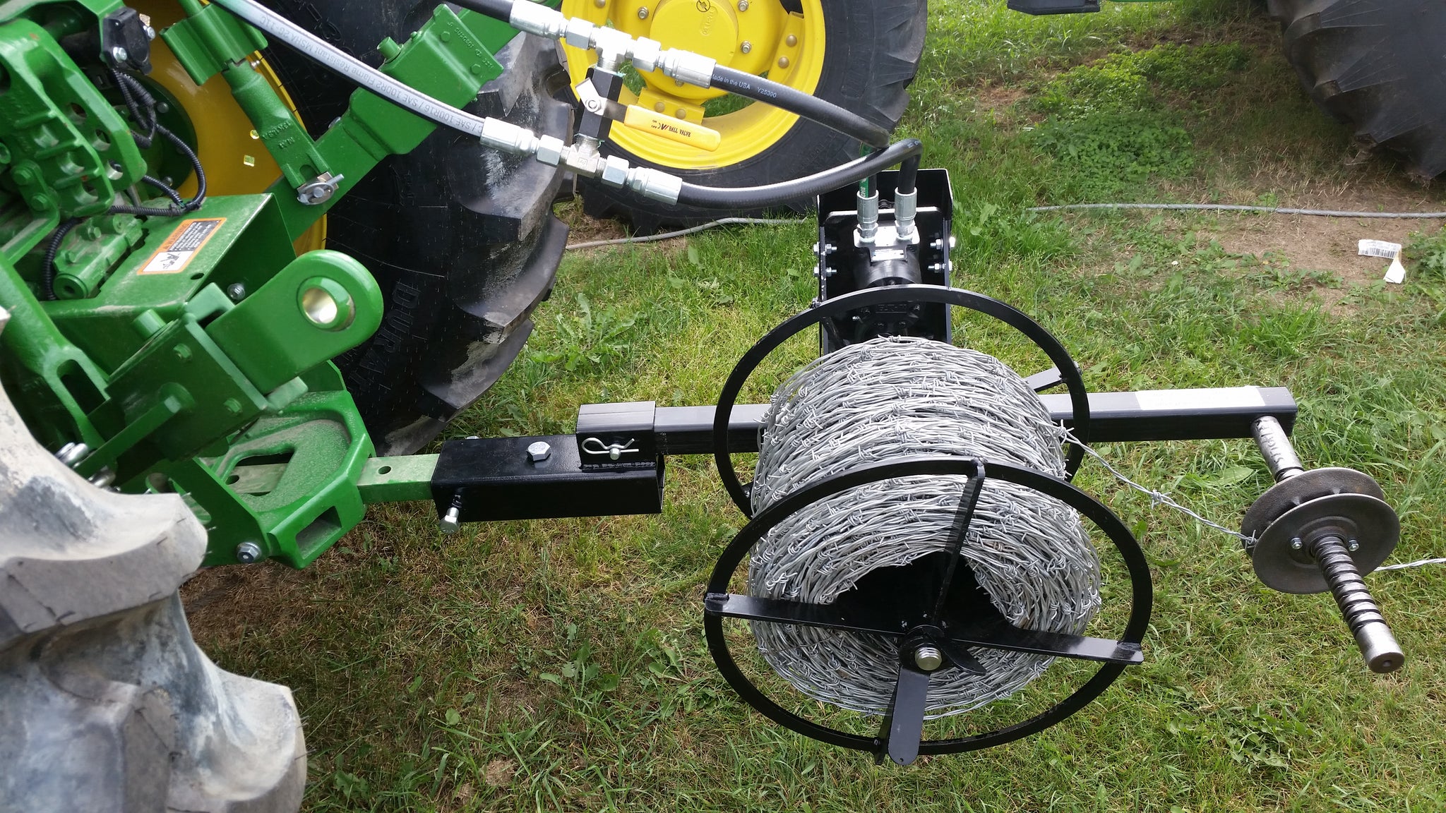 LEVELWINDER II BARB WIRE ROLLER/UNROLLER – FenceFast Ltd.